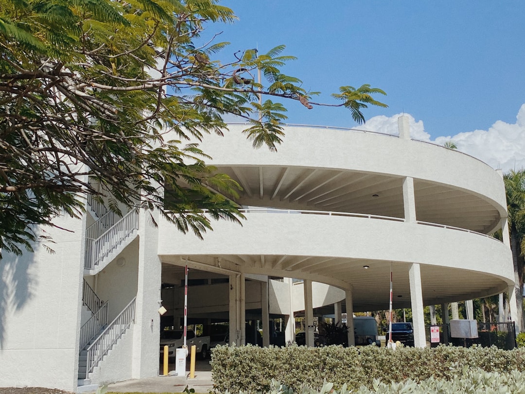 Florida Retail Real Estate: What's Working in 2026 - MJI Realty Group
